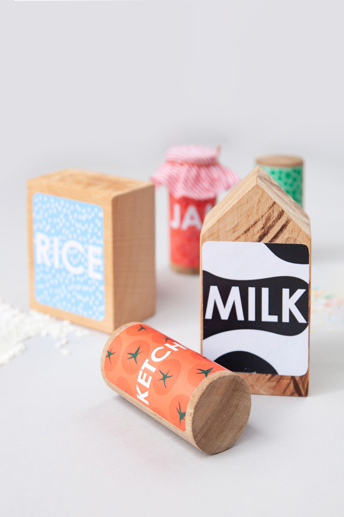 DIY Play Food Labels Template - YES! we made this